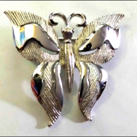 Trifari | Jewelry | Vtg 9551969 Crown Trifari Textured Silver Tone ...